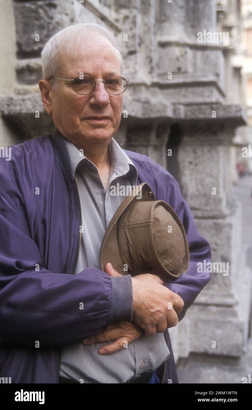 Festivaletteratura di mantova 1999 hi-res stock photography and images ...