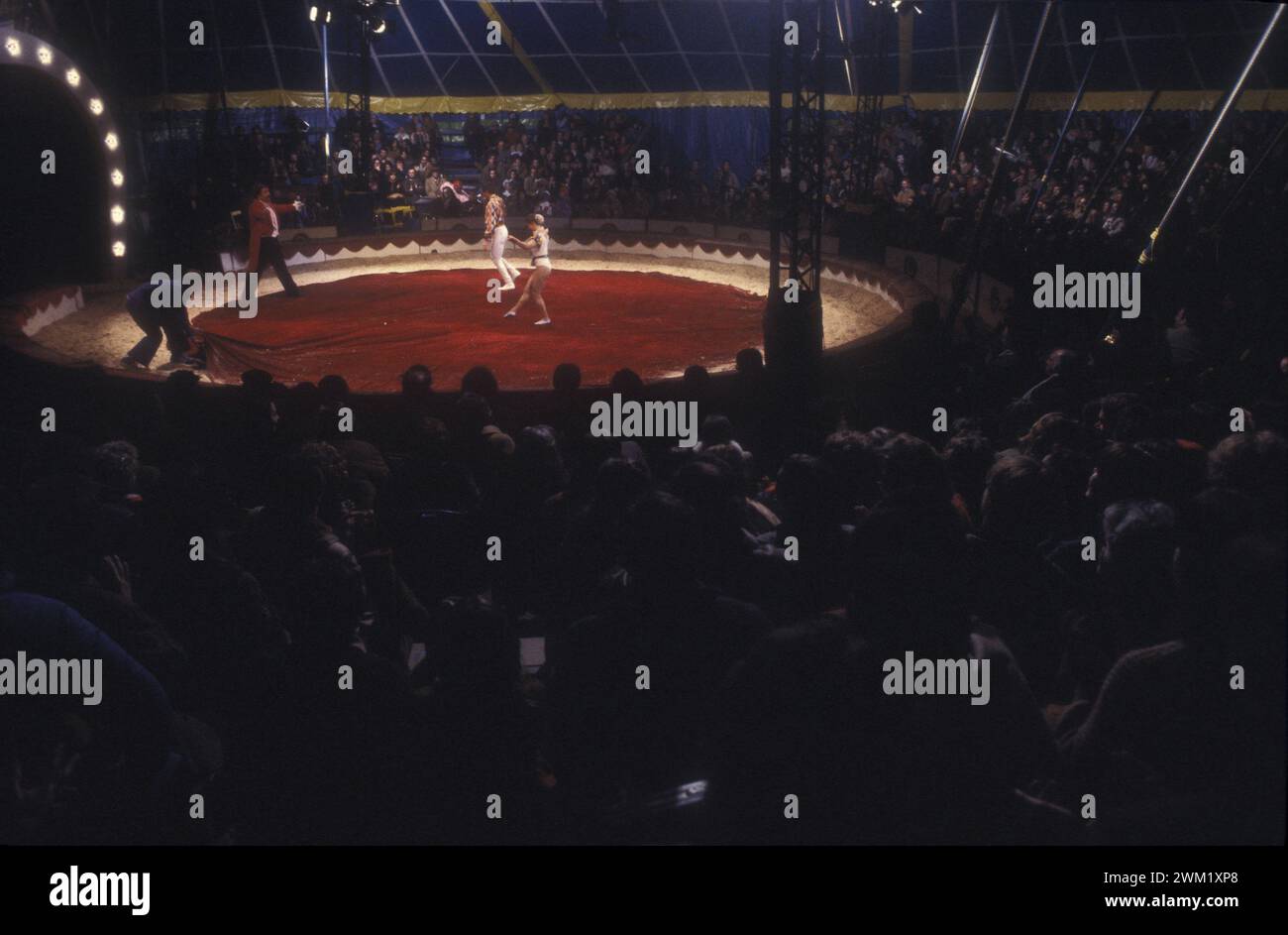 MME4742939 Venice Carnival 1981. The “” Cirque l'Ancienne”” (old-style ...