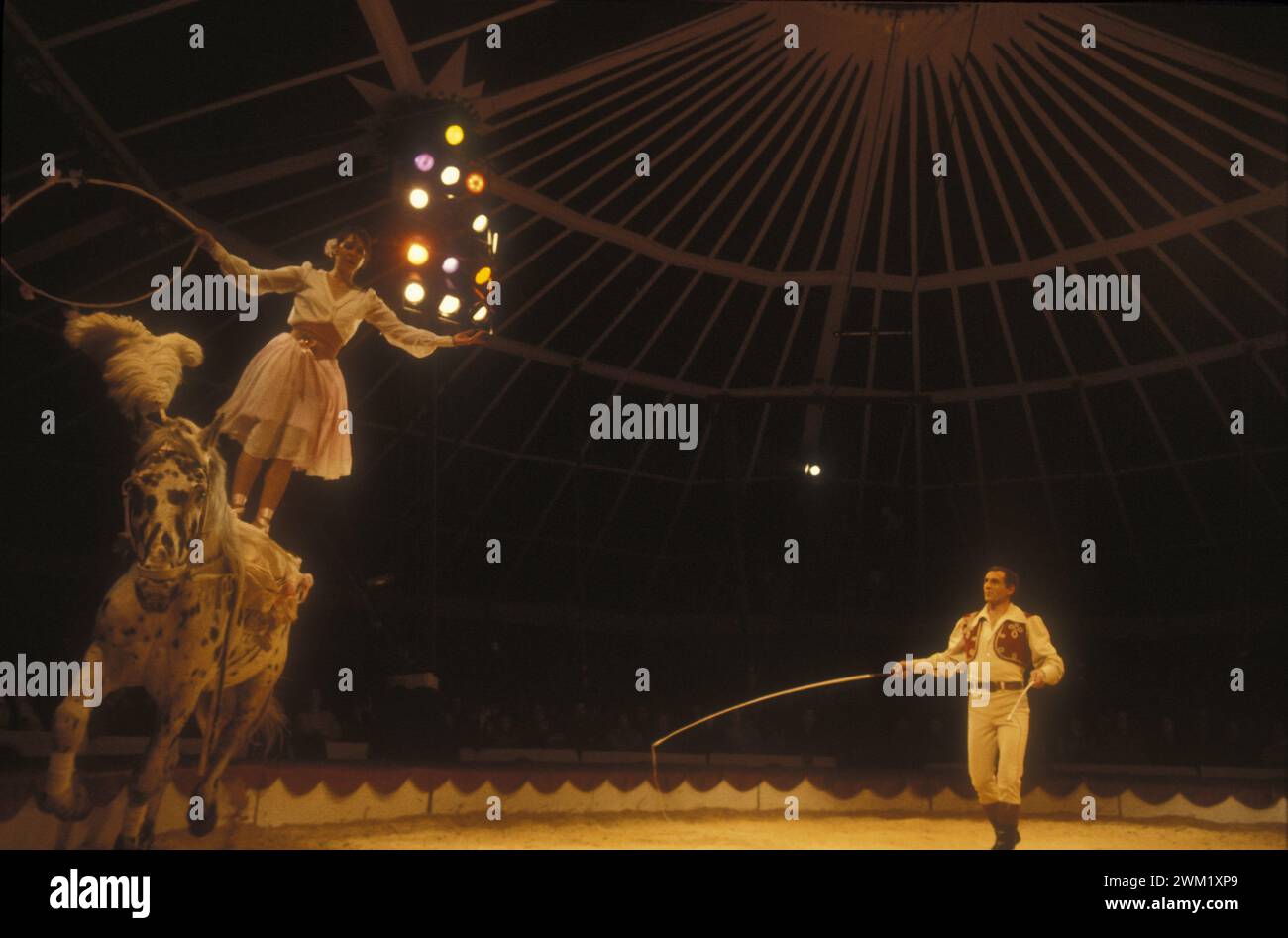 MME4742911 Venice Carnival 1981. The “” Cirque l'Ancienne”” (old-style ...
