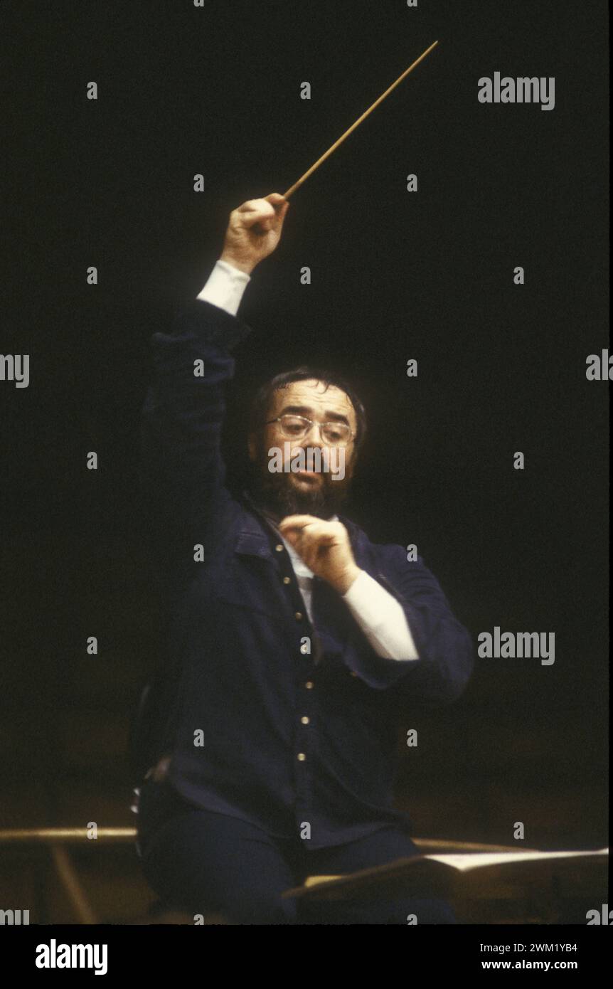 MME4747471 Rome Opera House, 1980. Italian conductor Gianluigi Gelmetti ...