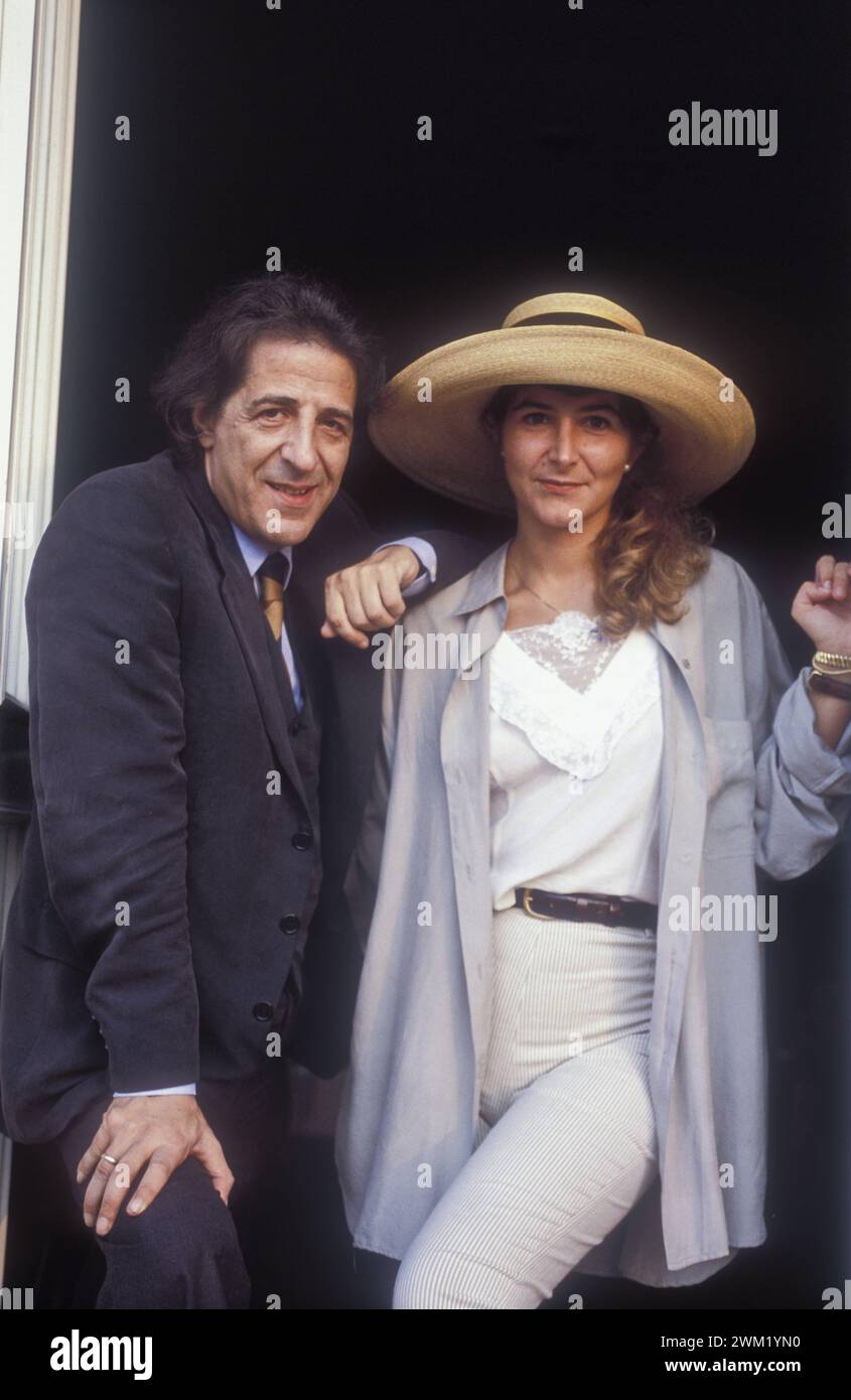 Dalia singer hi-res stock photography and images - Alamy