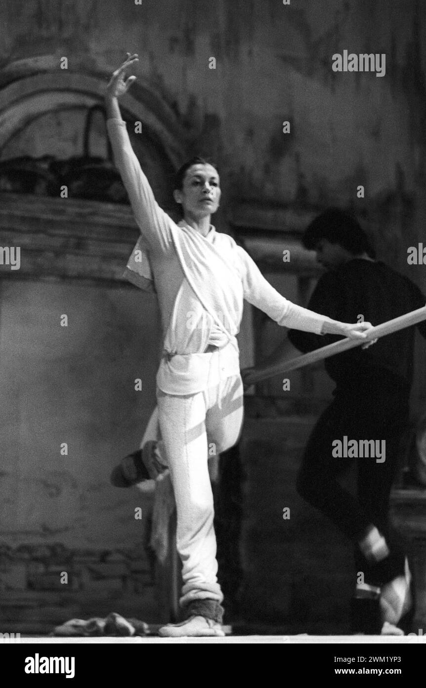 MME4749302 Rome, Olympic Theater, 1981. Italian ballet dancer Carla ...