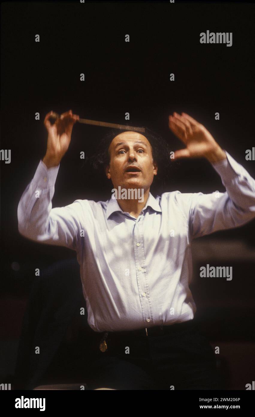 MME4752624 Turin, 1993. Israeli conductor Eliahu Inbal performing a ...