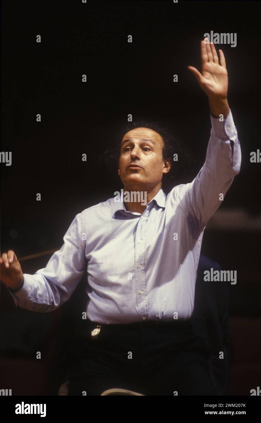 MME4752632 Turin, 1993. Israeli conductor Eliahu Inbal performing a ...