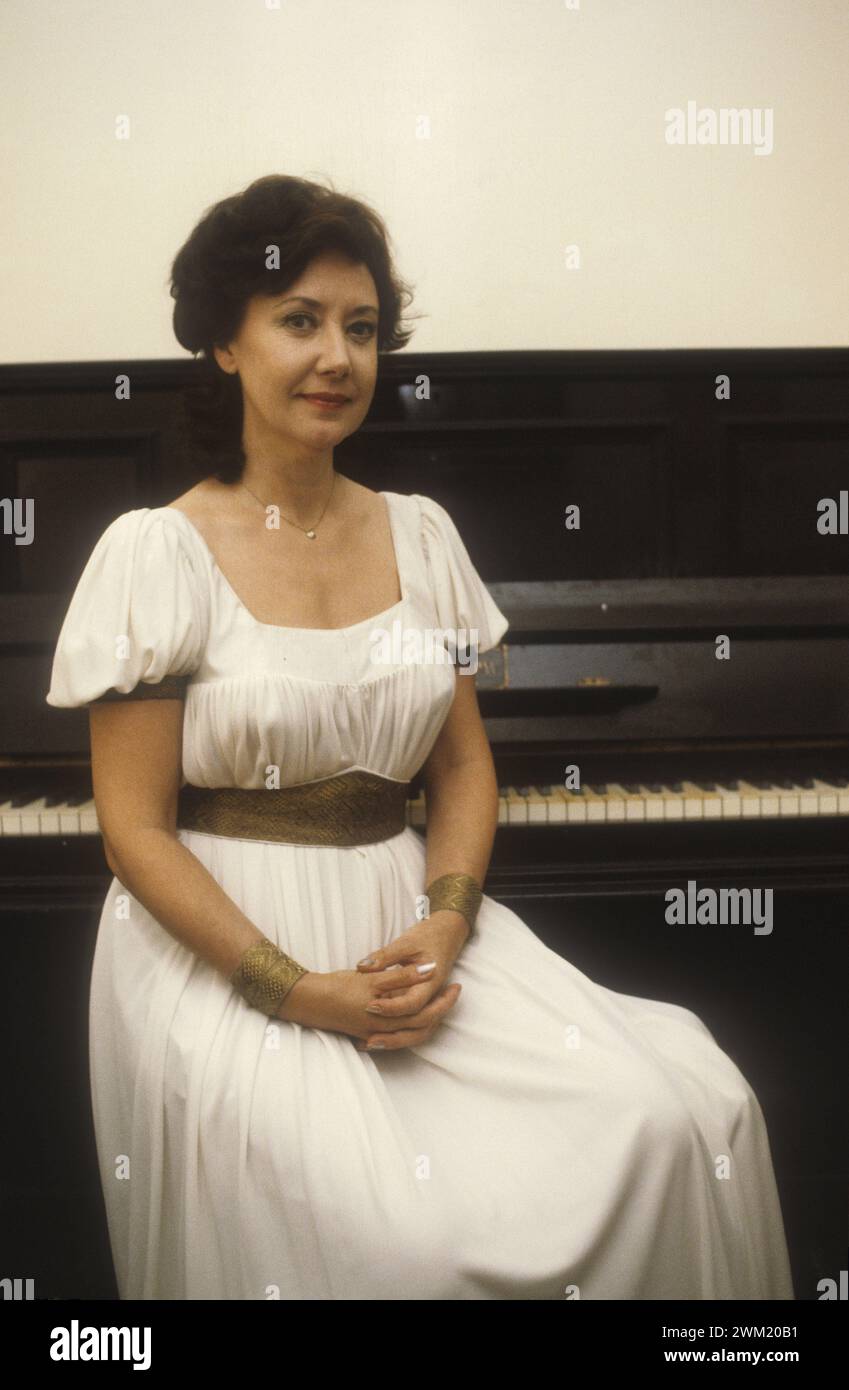 MME4753938 Rome, Olympic Theater, 1983. British soprano Dorothy Dorow ...