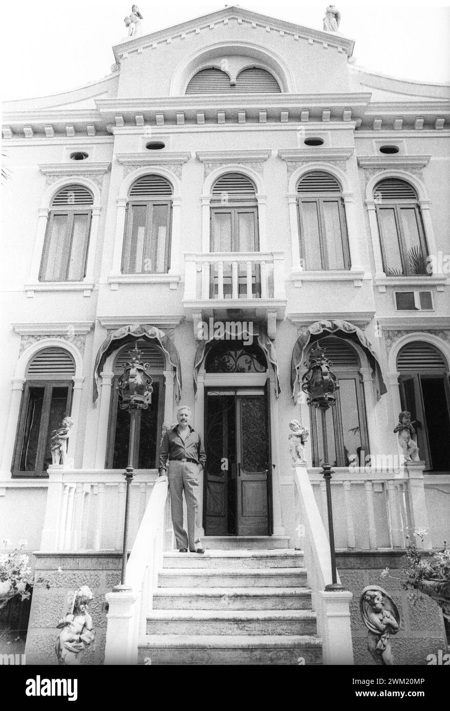 MME4756278 Lancenigo (Treviso), 1979. Tenor Mario Del Monaco in front ...