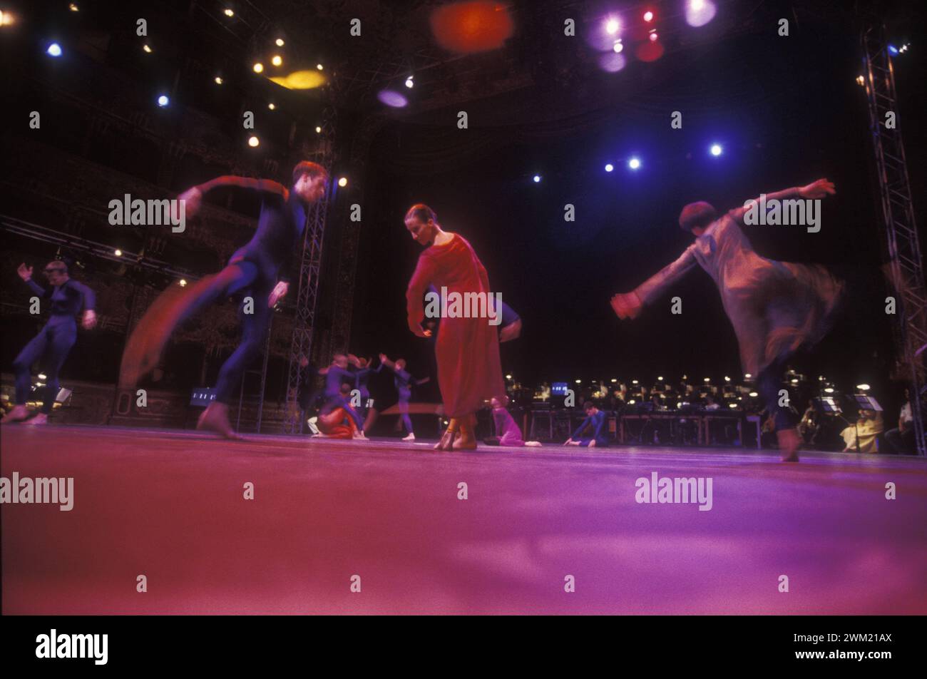 Danza del leone hi-res stock photography and images - Alamy