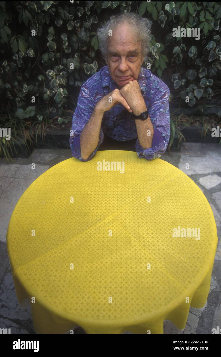 Danza in cerchio hi-res stock photography and images - Alamy