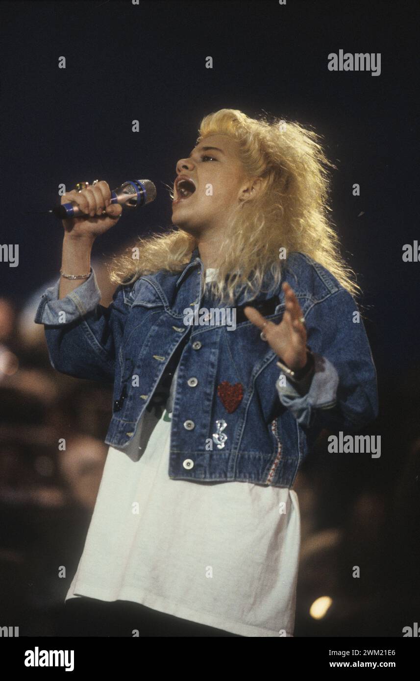 MME4760194 Sanremo Music Festival 1990. American pop singer Nikka Costa ...