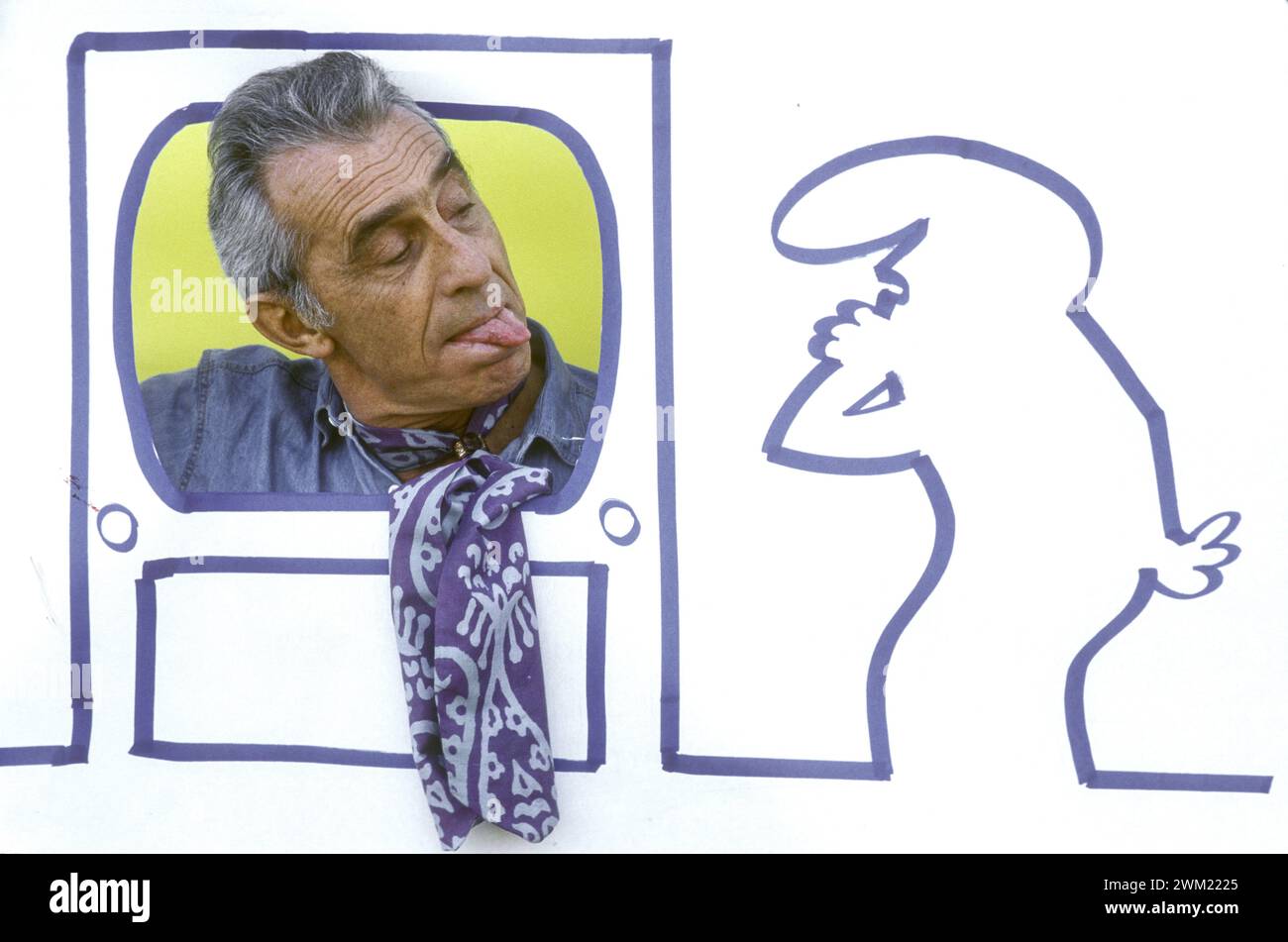 MME4763669 Lucca, 1984. Italian cartoonist Osvaldo Cavandoli posing ...
