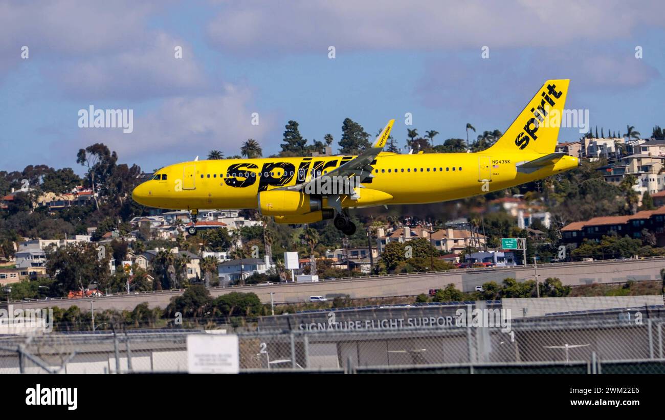 Spirit airlines airbus a320 hi-res stock photography and images - Alamy