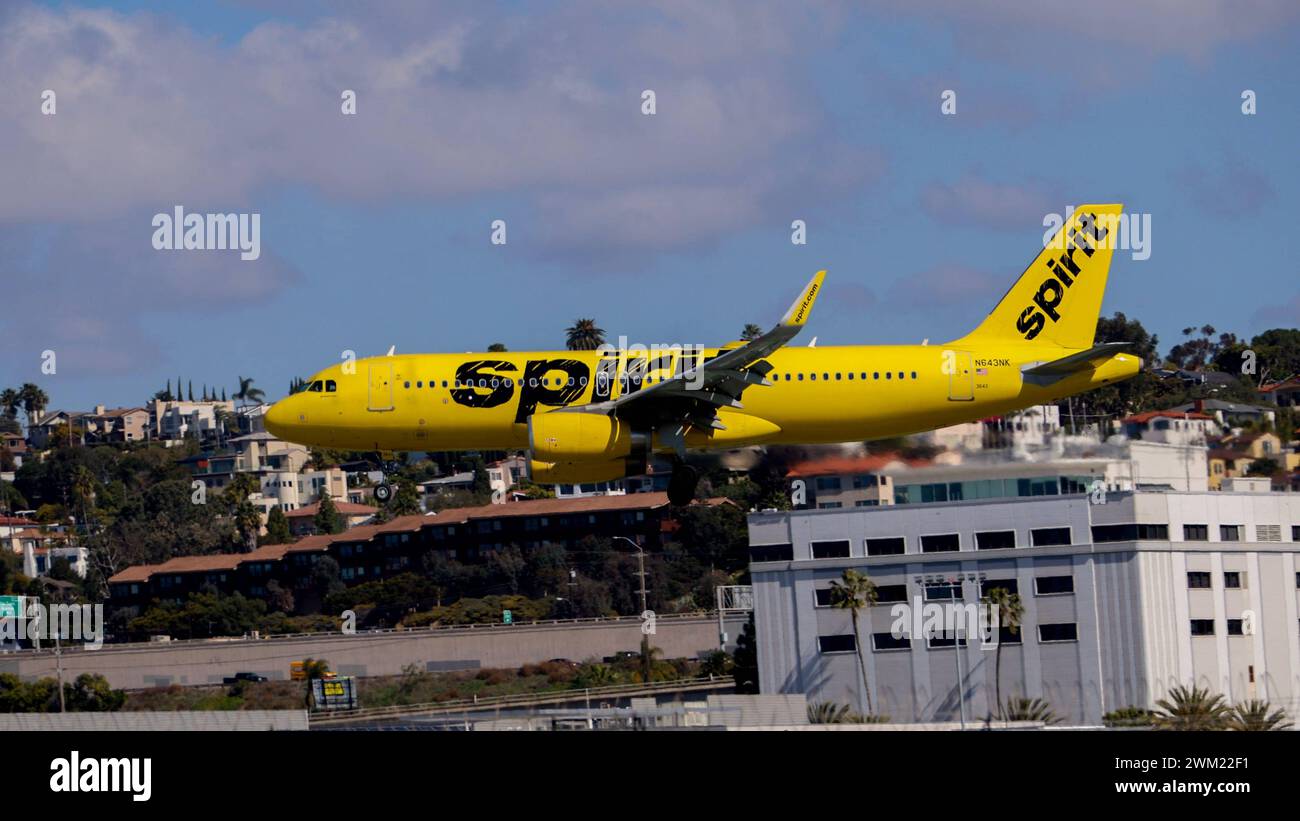 Spirit airlines airbus a320 hi-res stock photography and images - Alamy