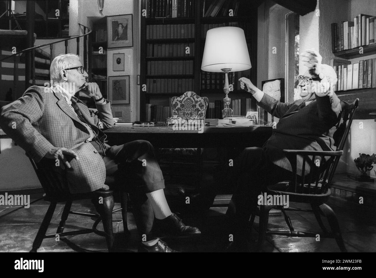 Intervist hi-res stock photography and images - Alamy