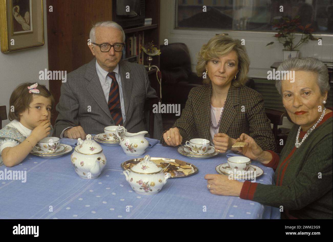 MME4770154 Milan, about 1988. Italian journalist Enzo Biagi takes tea ...