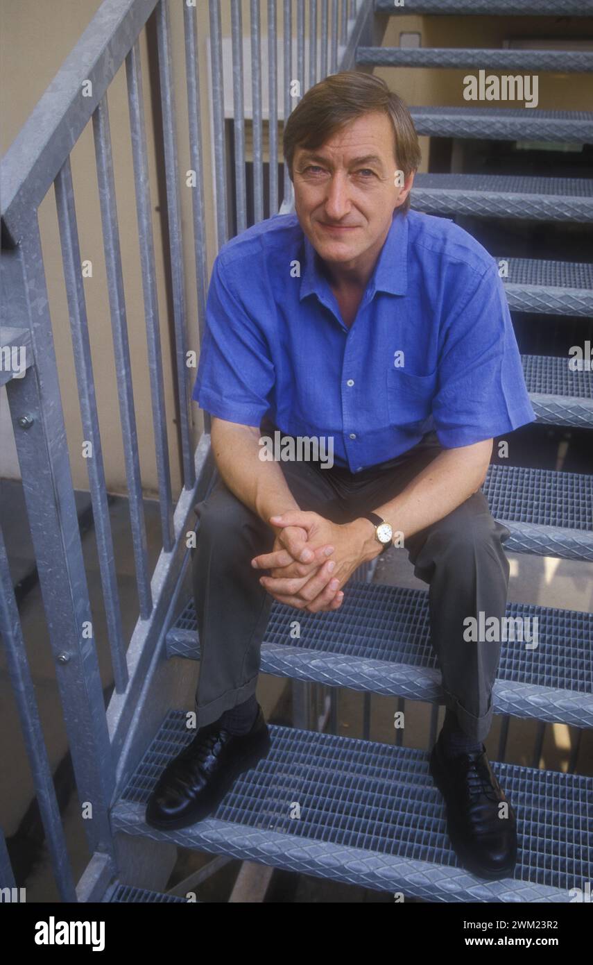 Novelist julian barnes hi-res stock photography and images - Alamy