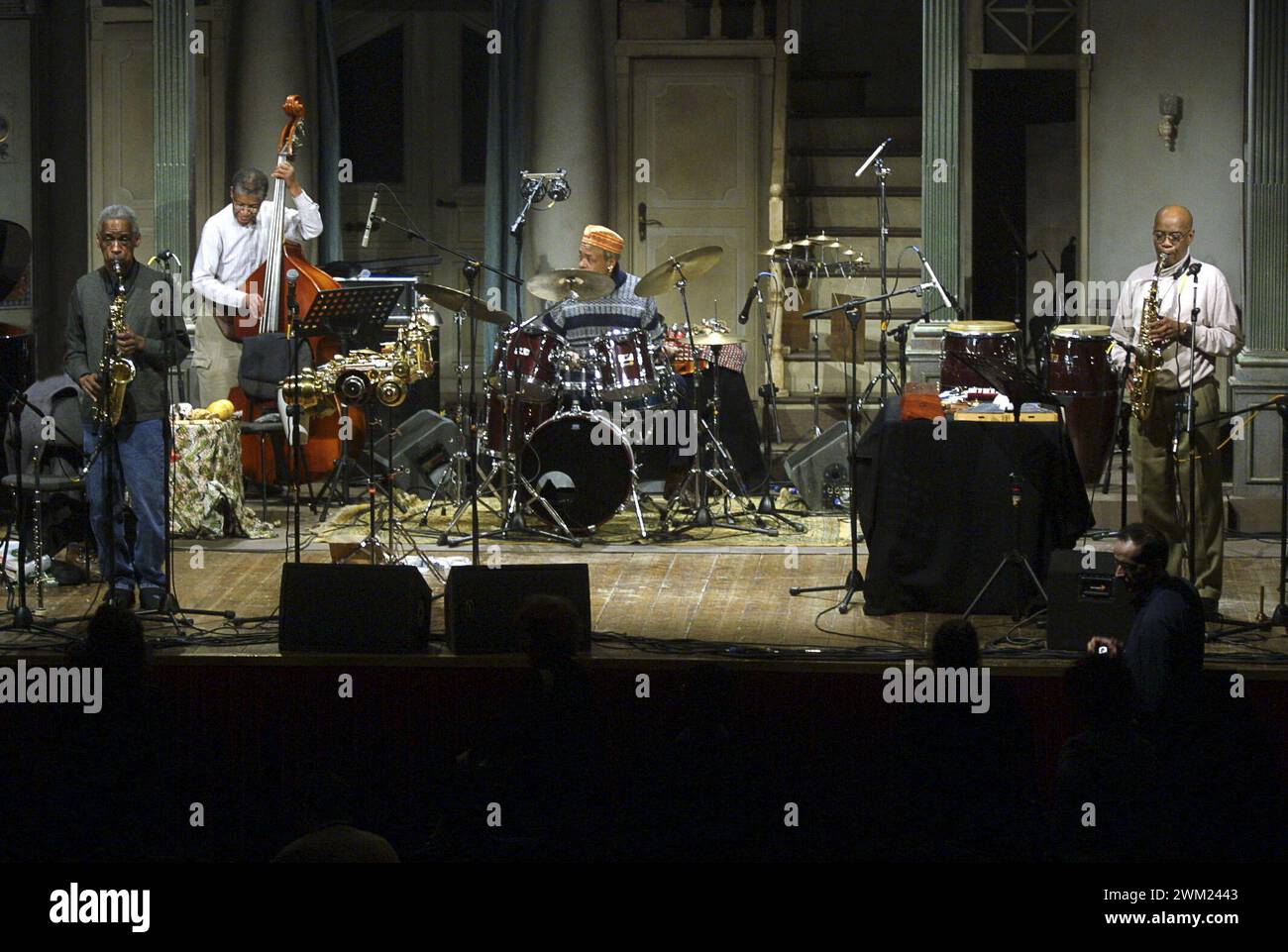 MME4773850 Milan, Manzoni Theater, January 19, 2002. Roscoe Mitchell ...