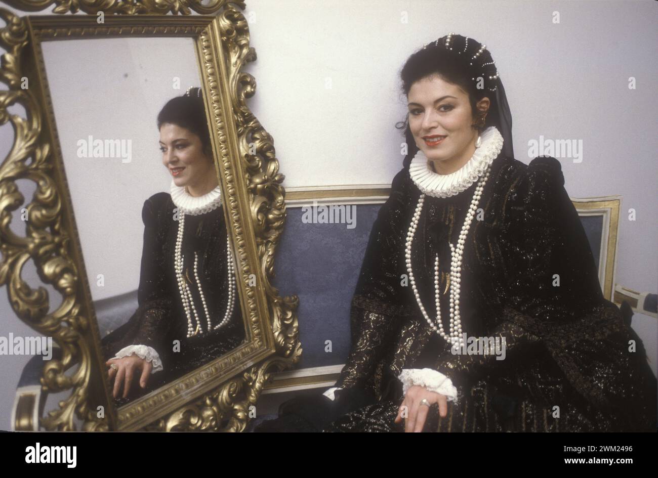 MME4775128 Naples, San Carlo Theater, 1992. Italian opera singer Anna ...