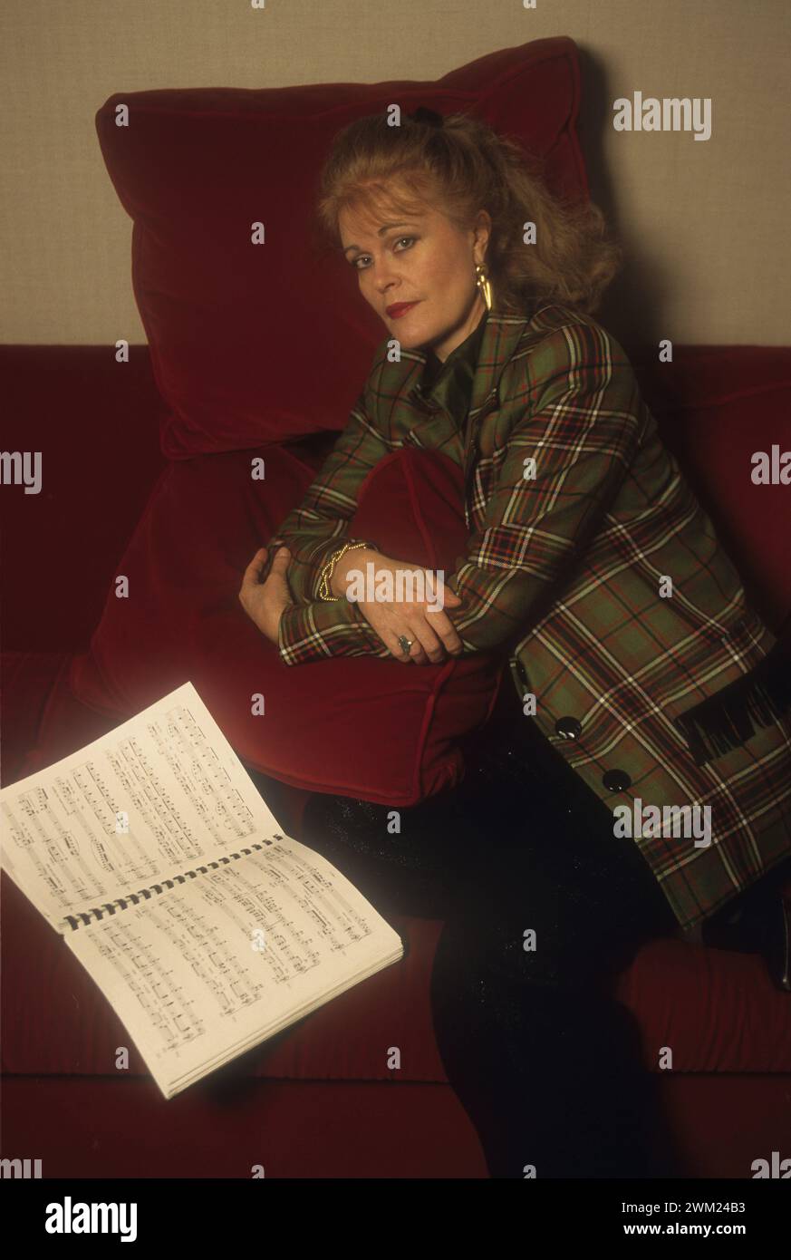 Cantanti liriche americana hi-res stock photography and images - Alamy