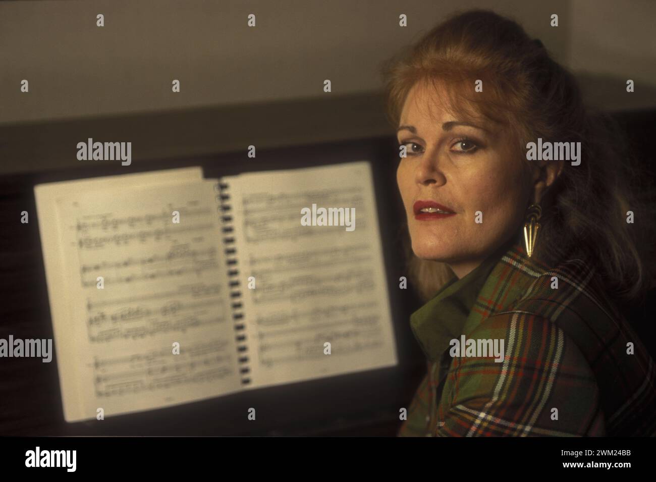 Cantanti liriche americana hi-res stock photography and images - Alamy