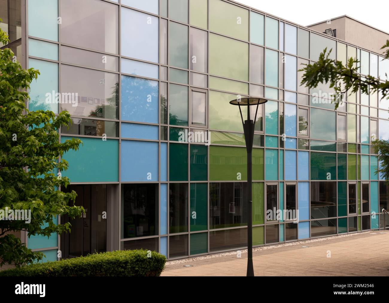 Architectural window details of the University of Glasgow buildings and ...