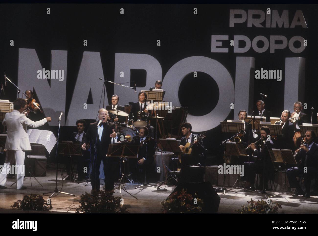 MME4781072 Naples, about 1985. Italian singer Claudio Villa performing ...