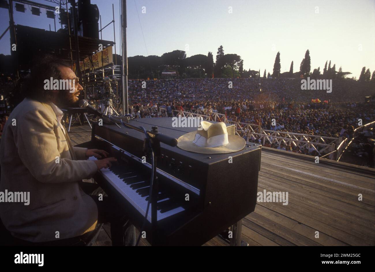 MME4781862 Rome, about 1985. Italian pop singer Antonello Venditti/Roma ...