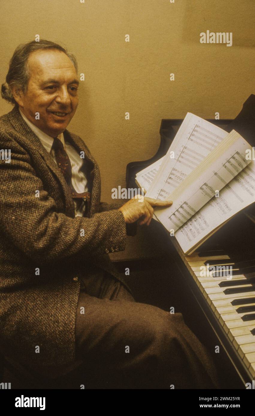 Spartiti classica hi-res stock photography and images - Alamy