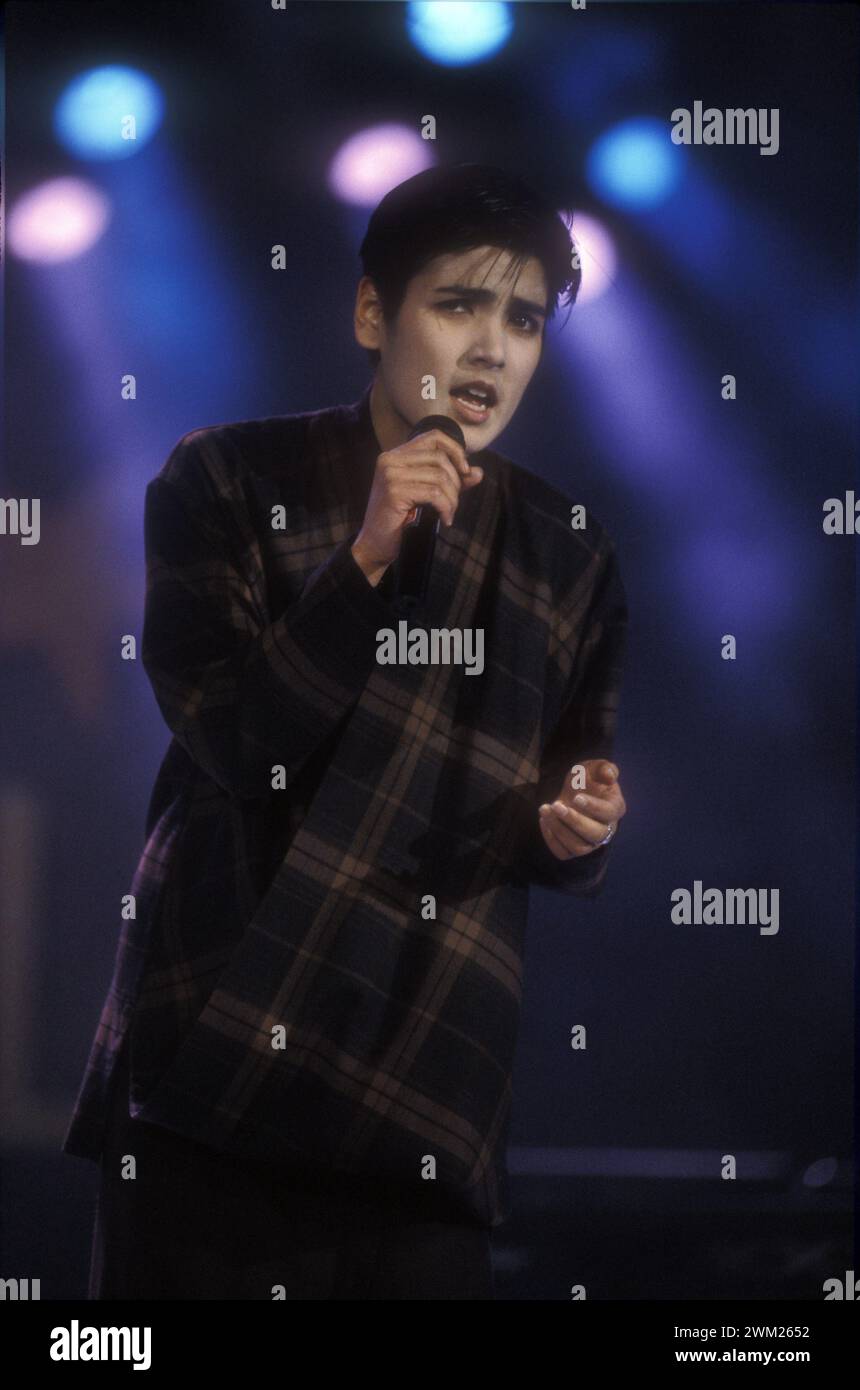 MME4785346 Sanremo Music Festival 1991. British singer-songwriter ...