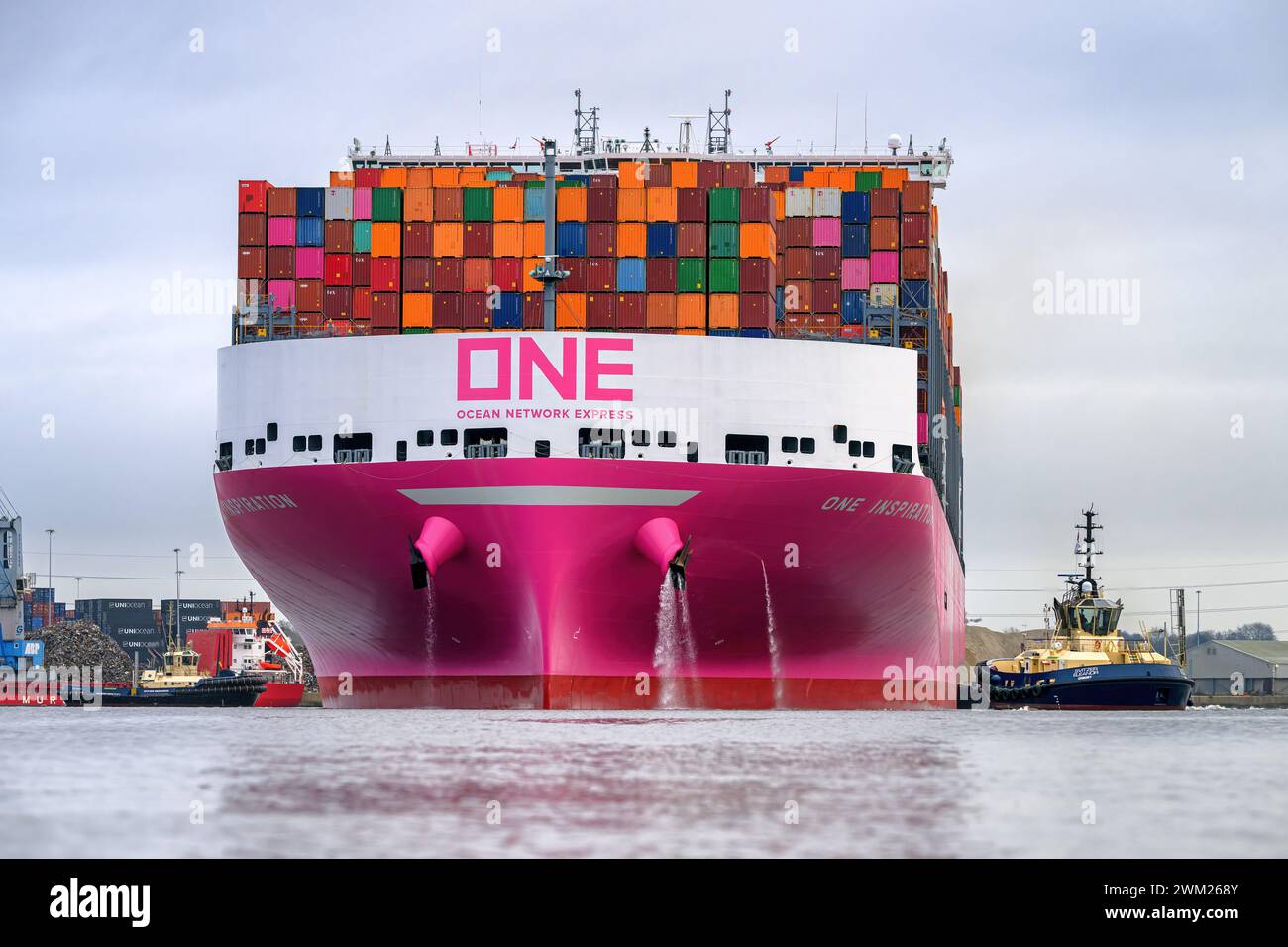 World class supply chain hi-res stock photography and images - Alamy
