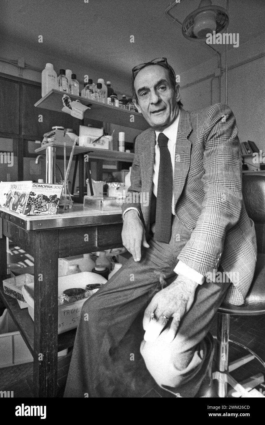 Rome laboratory Black and White Stock Photos & Images - Alamy