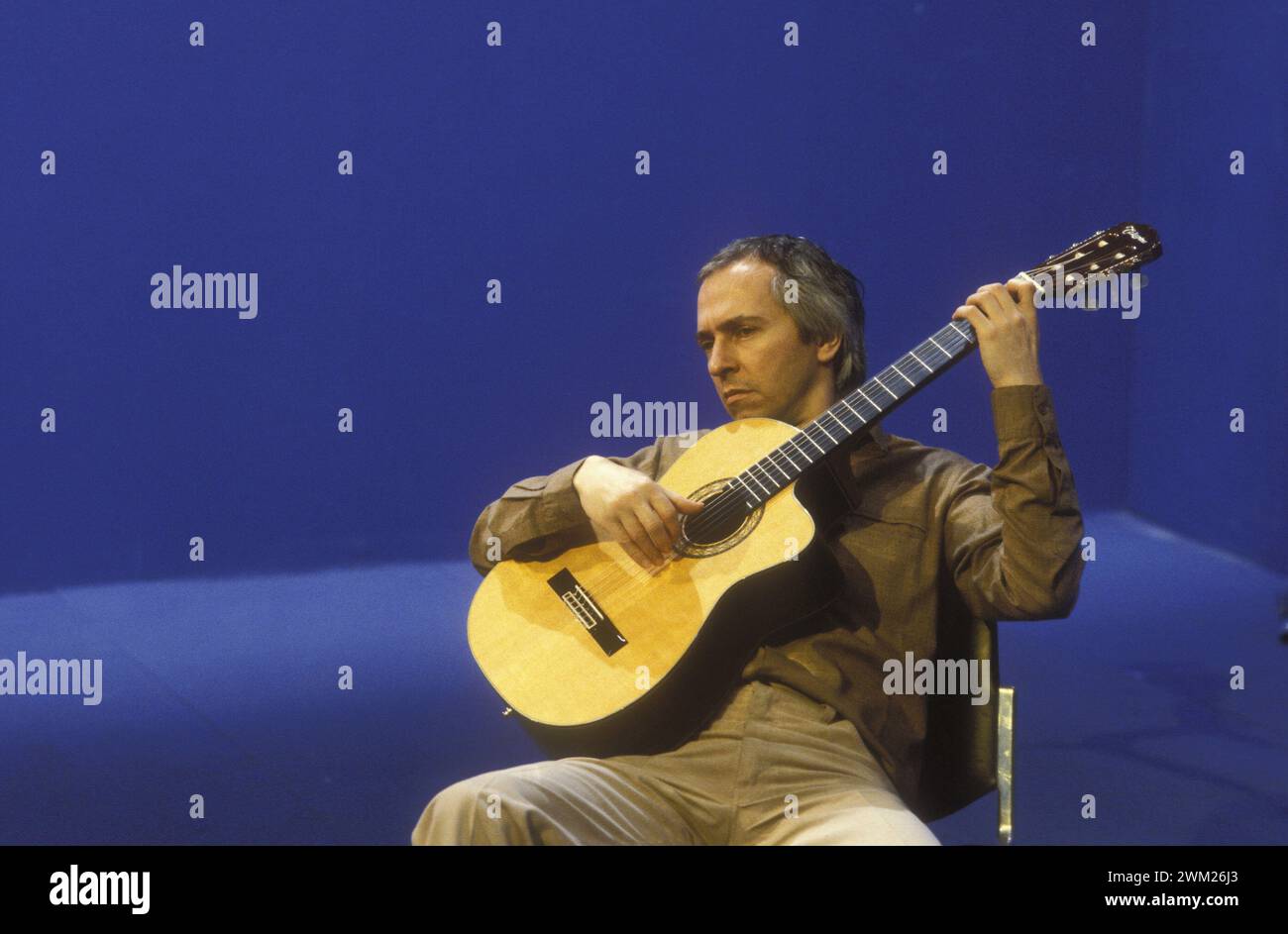 John williams guitarist hi-res stock photography and images - Alamy