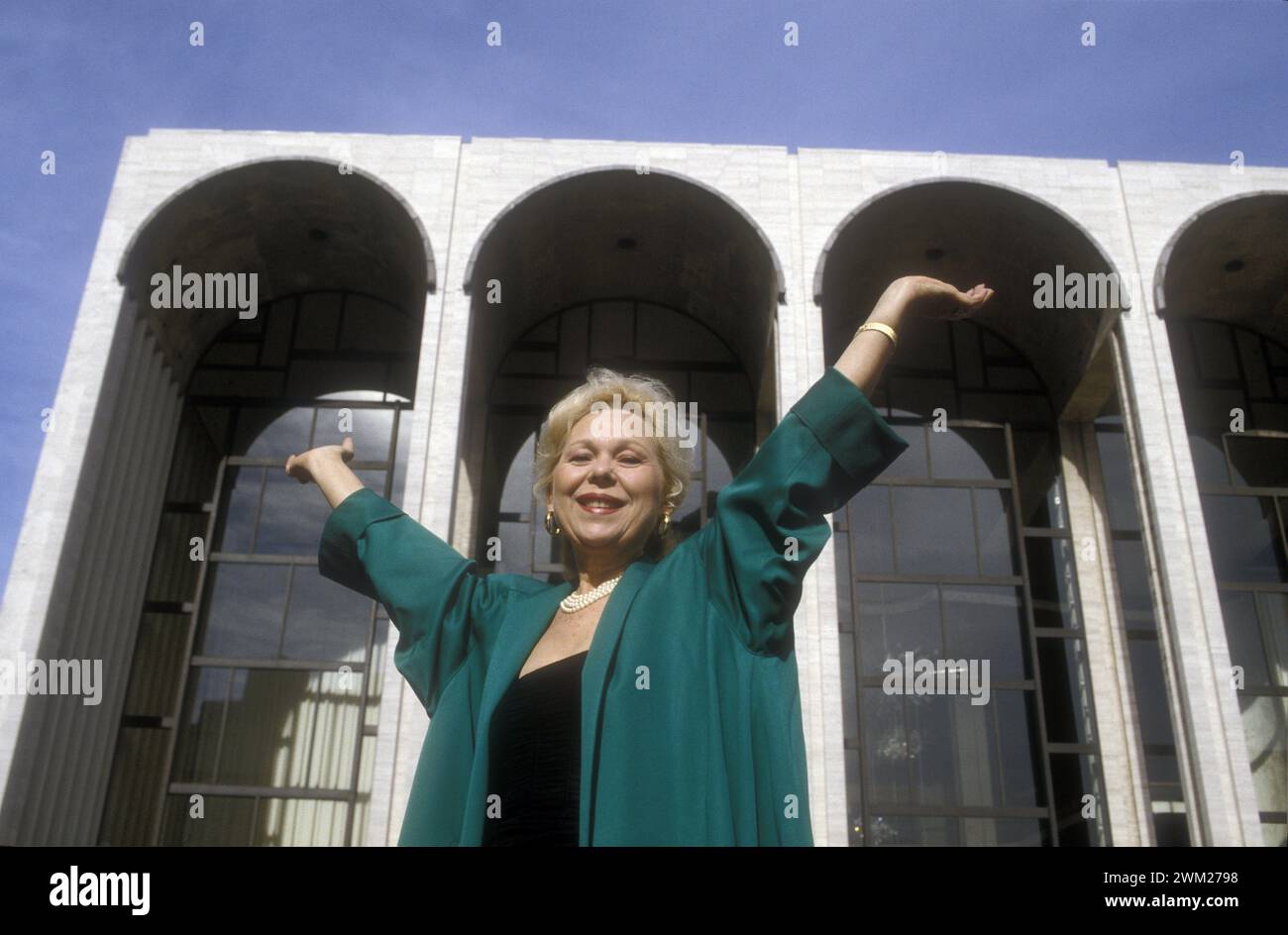 Italian female opera singers hi-res stock photography and images - Alamy