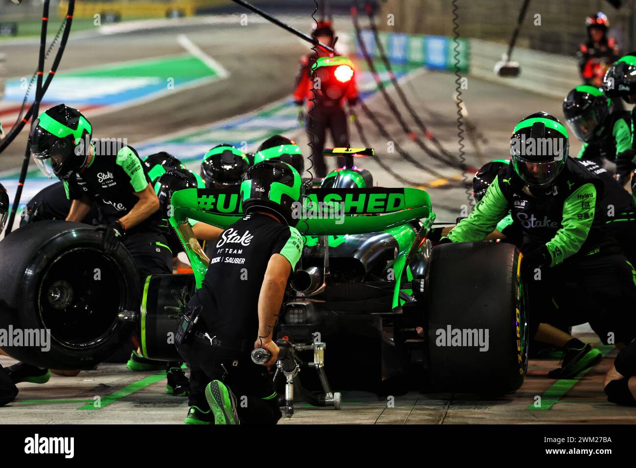 Sauber f1 team practices a pit stop hi-res stock photography and images ...