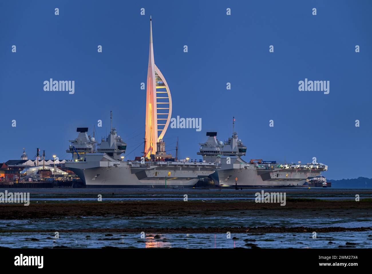 Night view of the Royal Navy aircraft carriers HMS Queen Elizabeth and ...