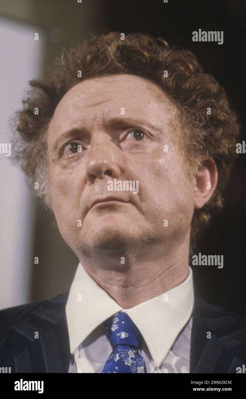 MME4798553 Italian physicist Tullio Regge during a lesson (1981)/Il ...