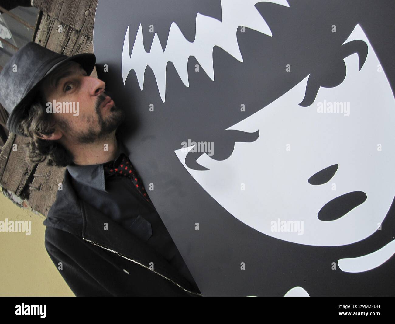 MME4798677 Milan May 3, 2011. American cartoonist Rob Reger posing next ...