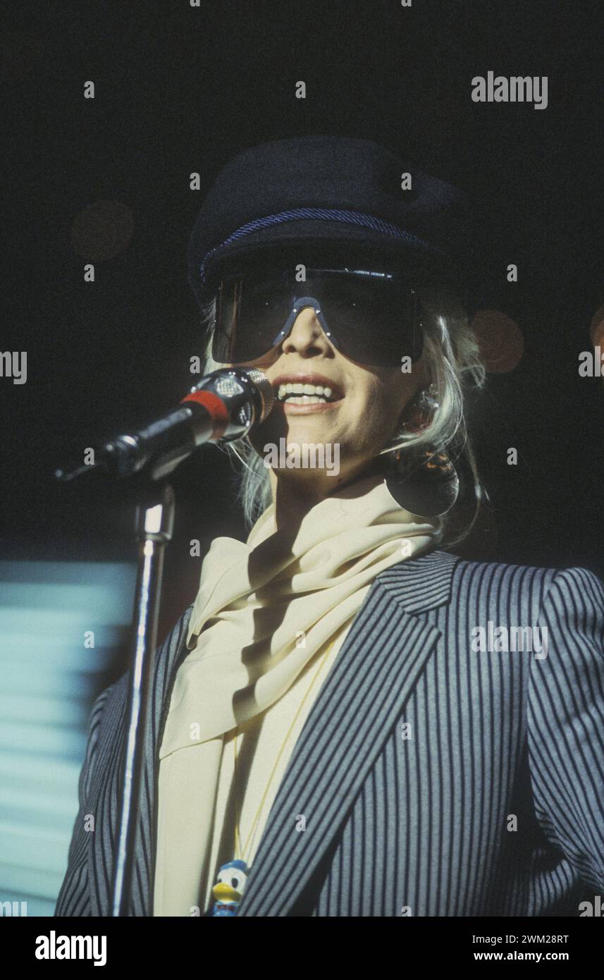 Italian female singe hi-res stock photography and images - Alamy