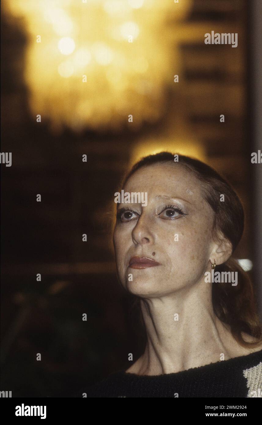 Danzatrici russian hi-res stock photography and images - Alamy