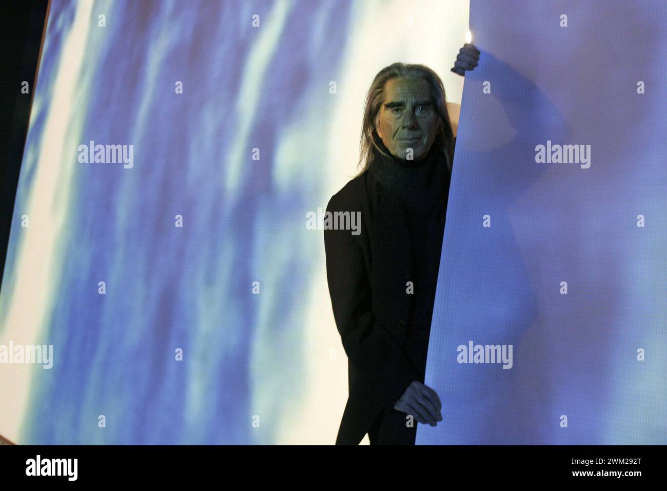 Videoartista hi-res stock photography and images - Alamy