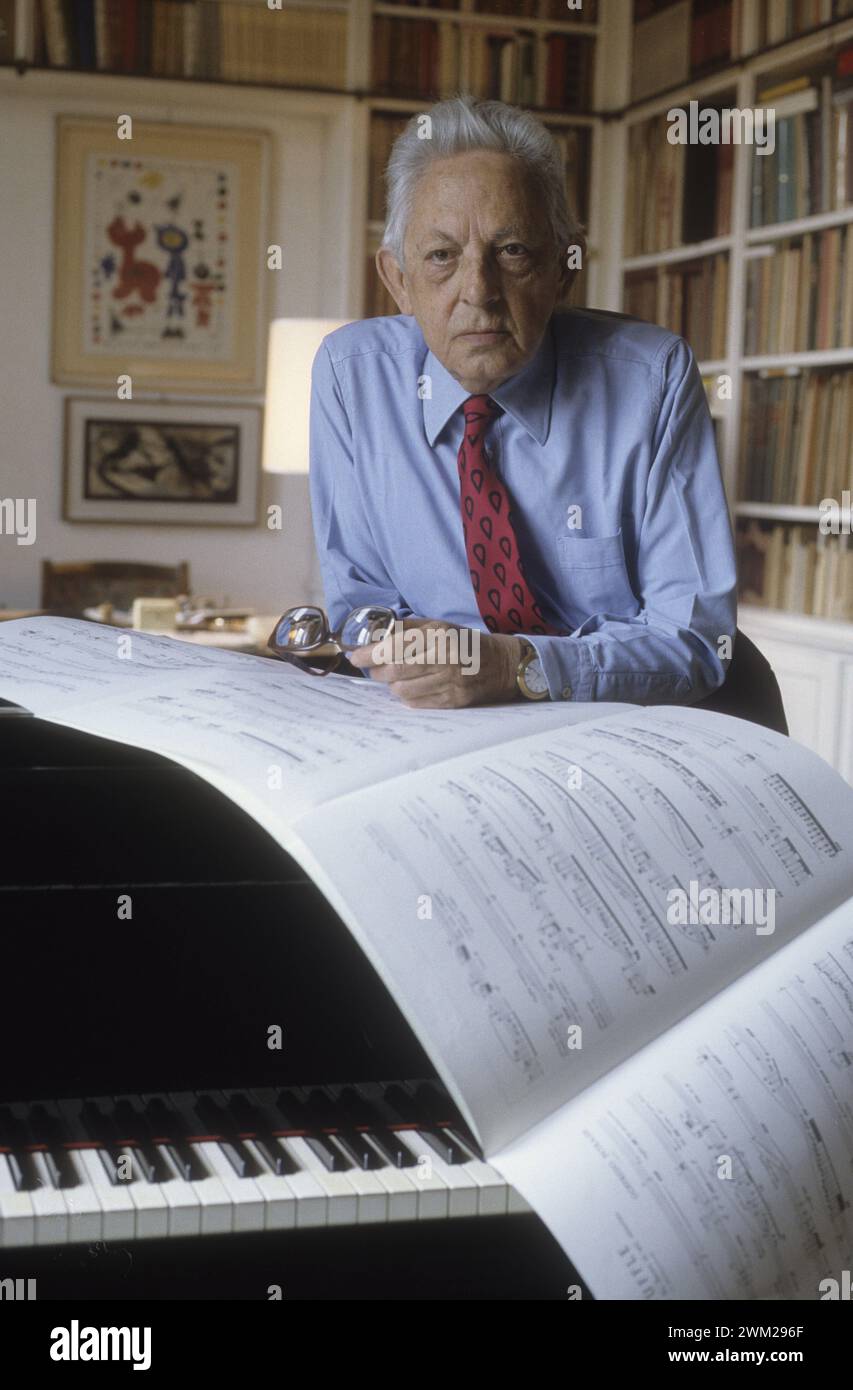 Spartiti classica hi-res stock photography and images - Alamy