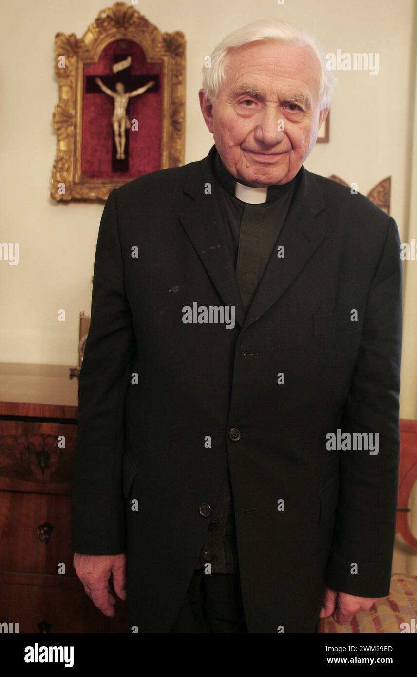 MME4805259 GEORG RATZINGER, brother of JOSEPH RATZINGER (Pope Benedict ...