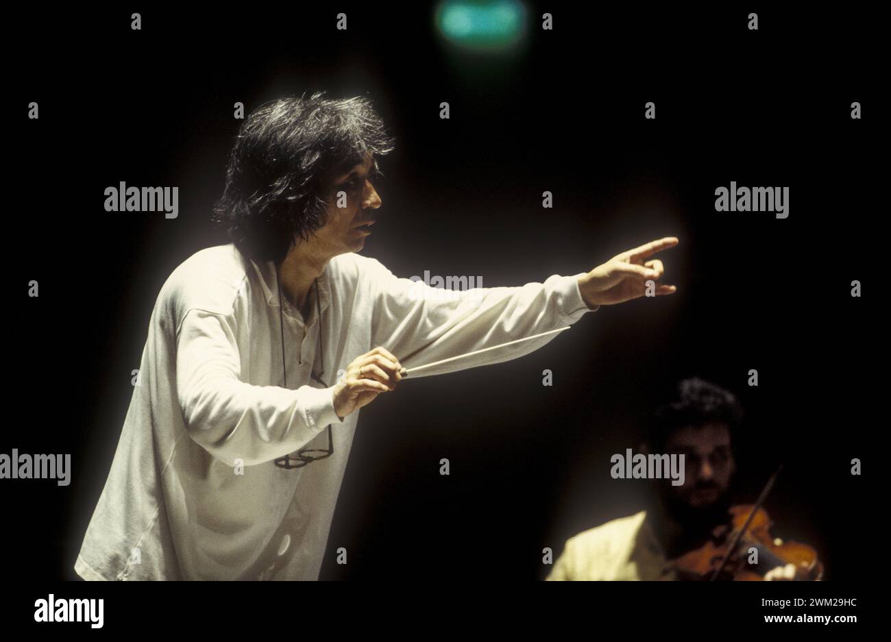MME4805969 Florence, 1995. Japanese conductor Seiji Ozawa performing a ...