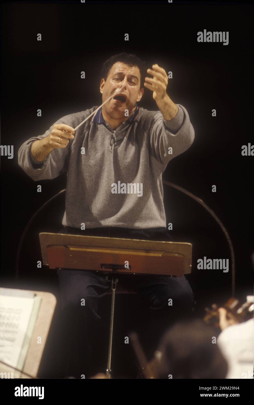 MME4806526 Rome, 1995. Israeli conductor Daniel Oren during a rehearsal ...