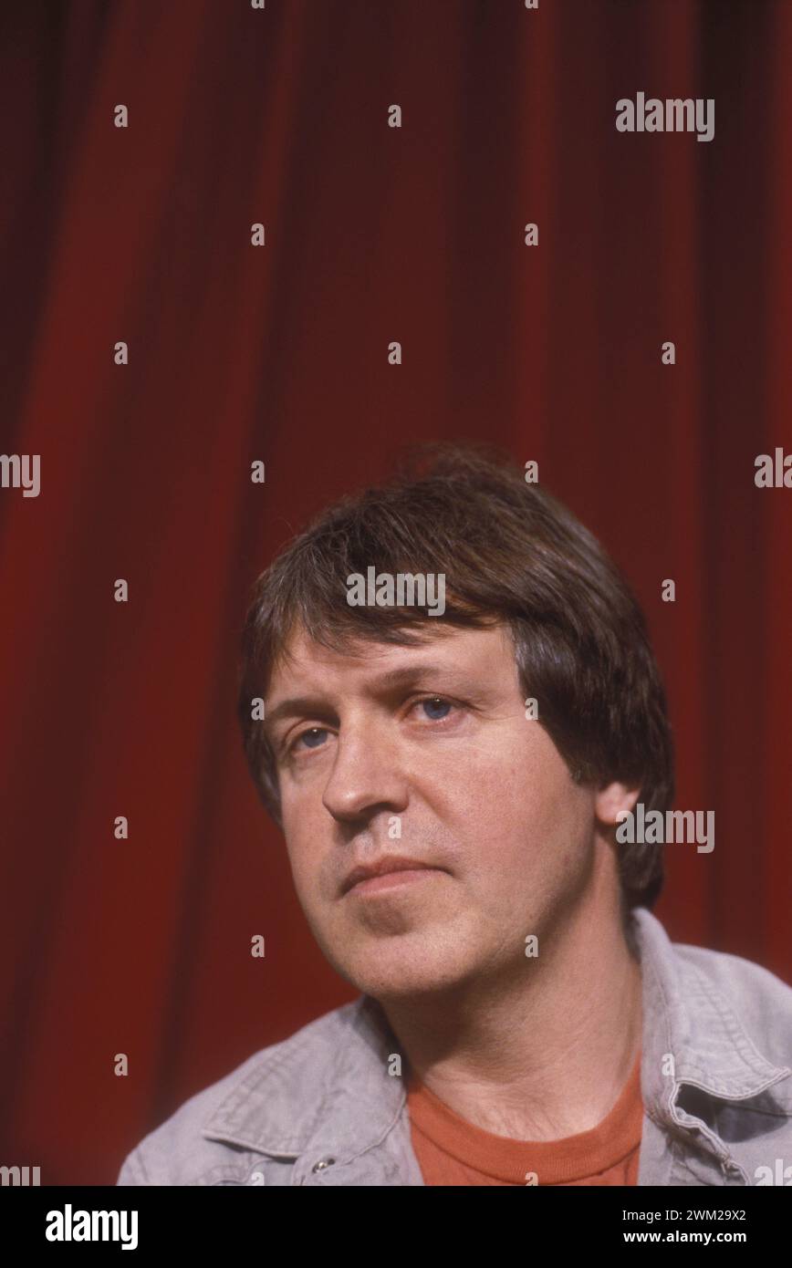 MME4807491 Cannes Film Festival 1984. Irish director Pat O'Connor, in ...