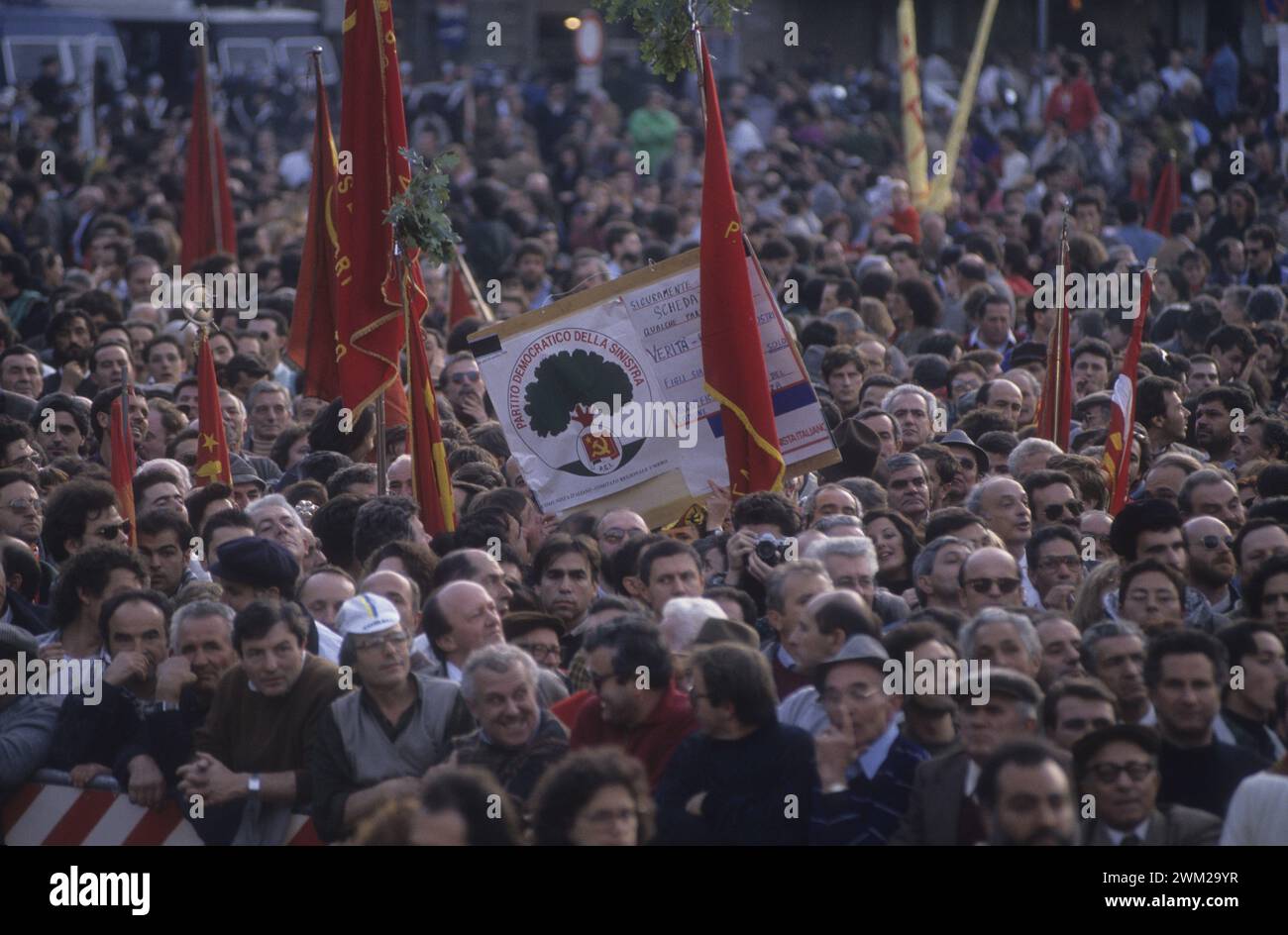 Símbolo comunista hi-res stock photography and images - Alamy