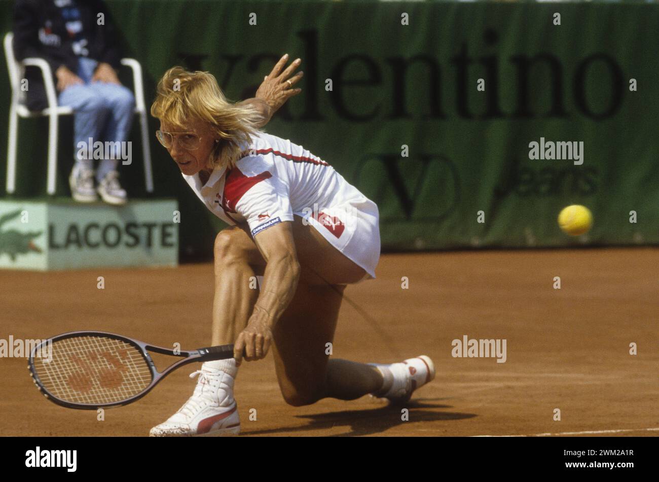 Palying tennis hi-res stock photography and images - Alamy