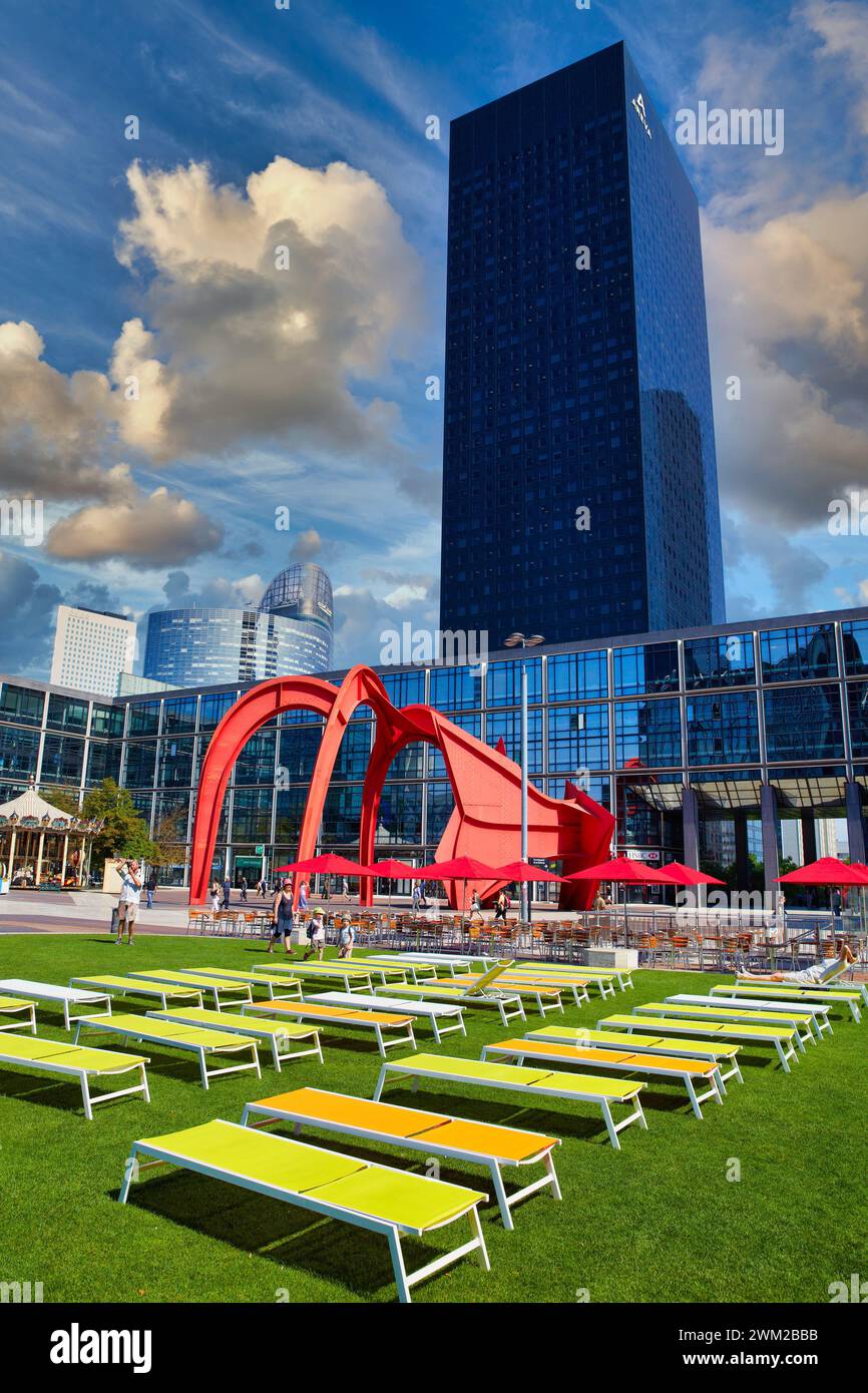 "L' Araignee Rouge" Sculpture by Alexander Calder. La Defense. Paris ...