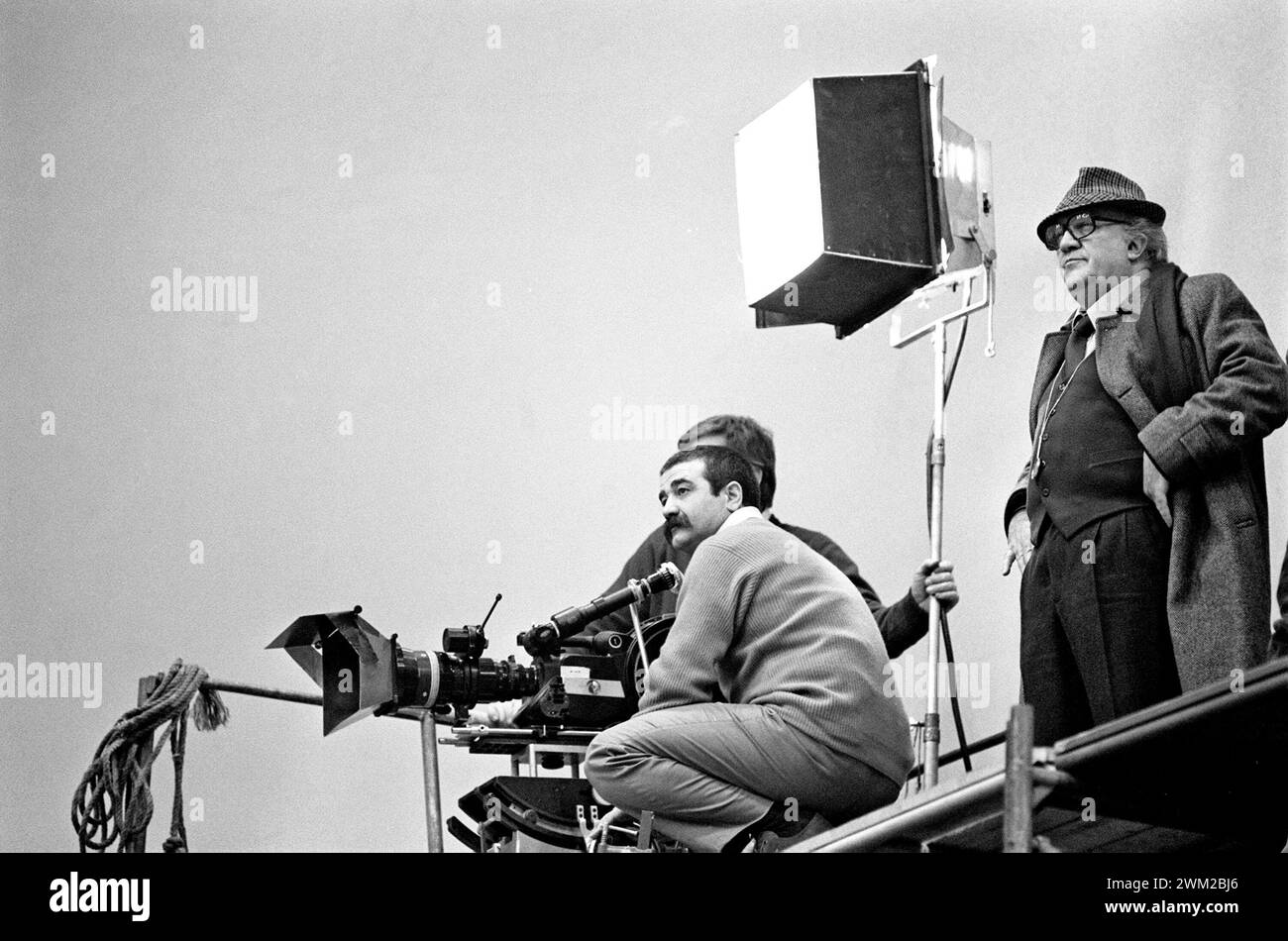 7395002 Director Federico Fellini (right) on the set of the movie "E la ...