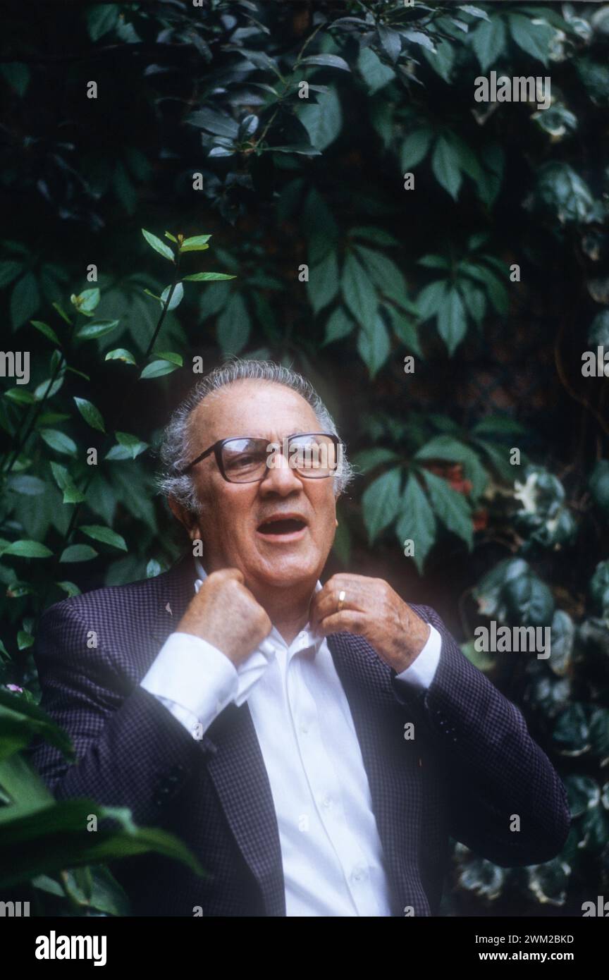 7395026 Italian director Federico Fellini, Venice Film Festival, 1985 ...