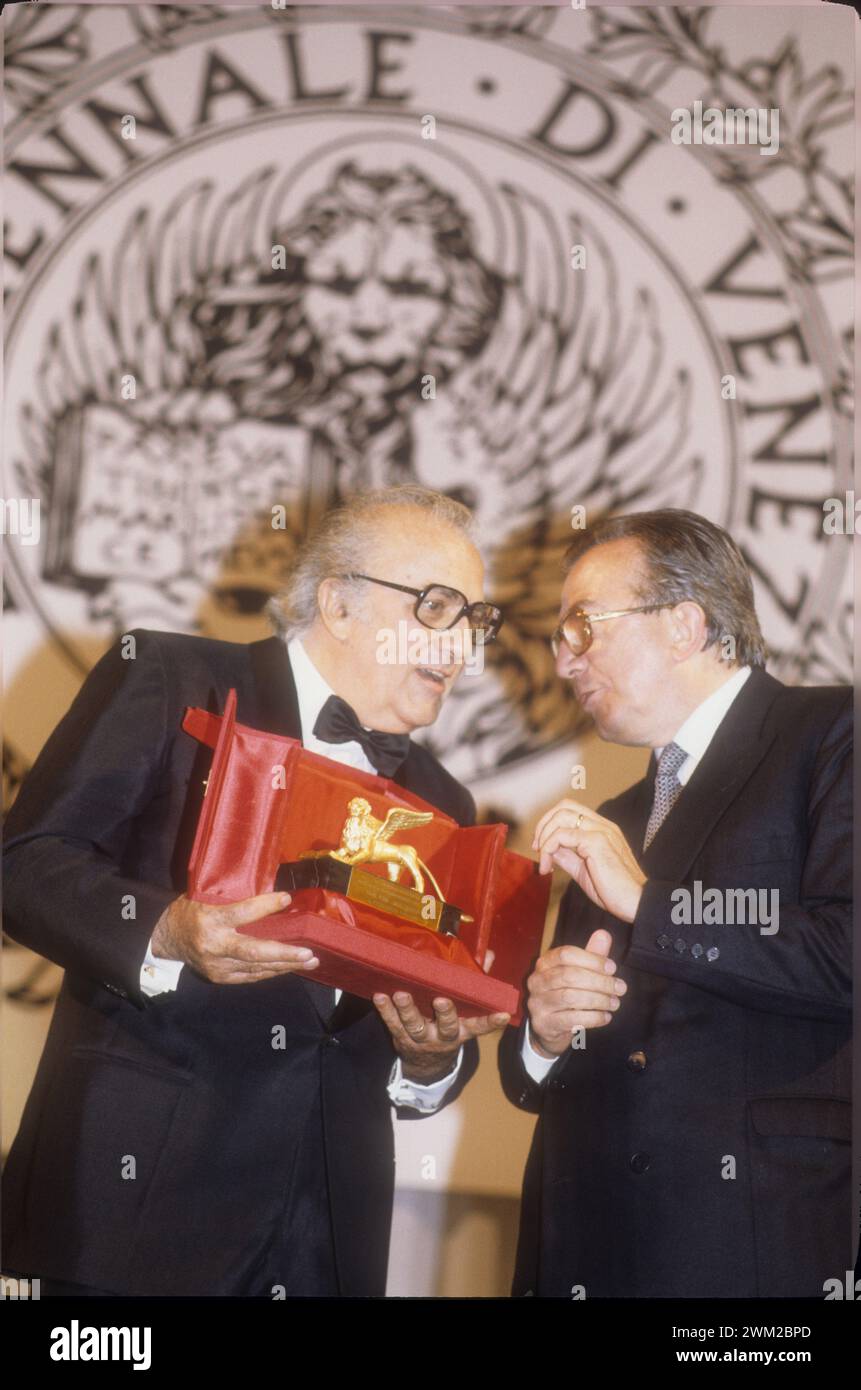 7395036 Italian director Federico Fellini (left) receiving by ...